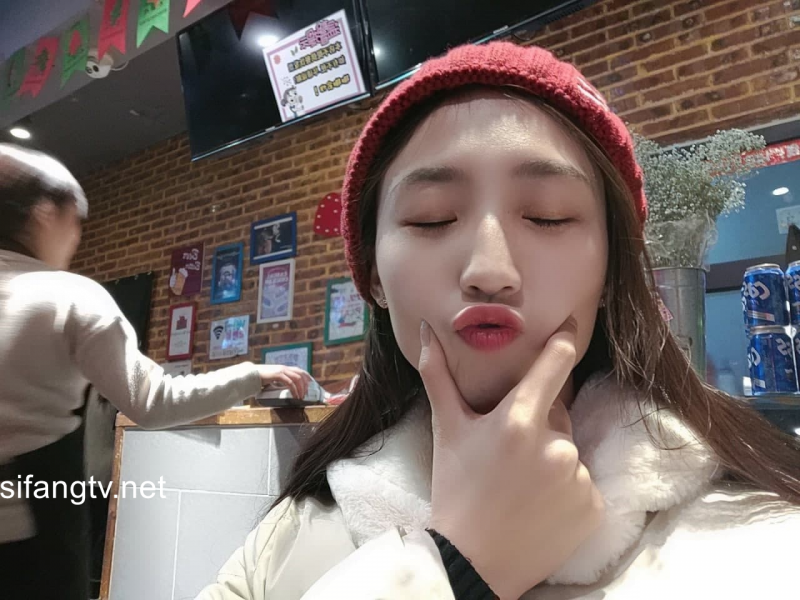 极品瑜伽老师【337MB+31V+87P】 – 老司机