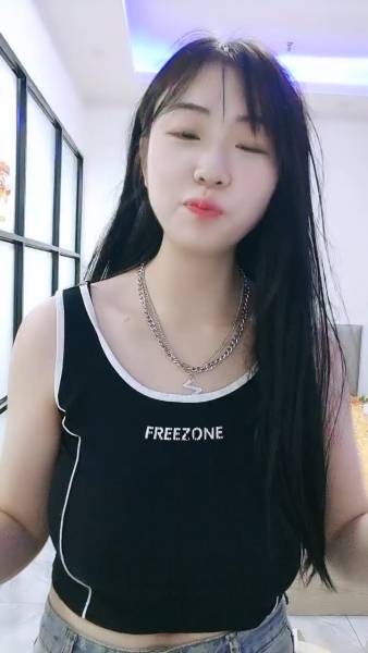 00后超级胸【紫惜姐姐】大奶子可以砸死人[1V 849M 度盘] – 老司机