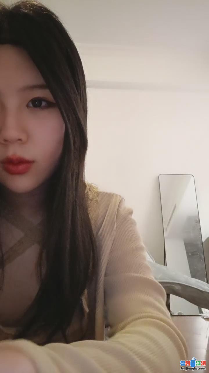 烈焰红唇网红小姐姐！躺在床上寂寞秀一段！撩起裙子掰穴1V 223MB【百度网盘】 – 老司机