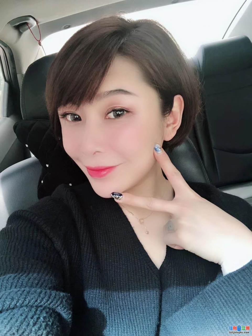 人味十足短发气质美少妇离异带孩与有钱大神啪啪自拍酒店办公室都是战场[10V5.5G度盘] - 老司机