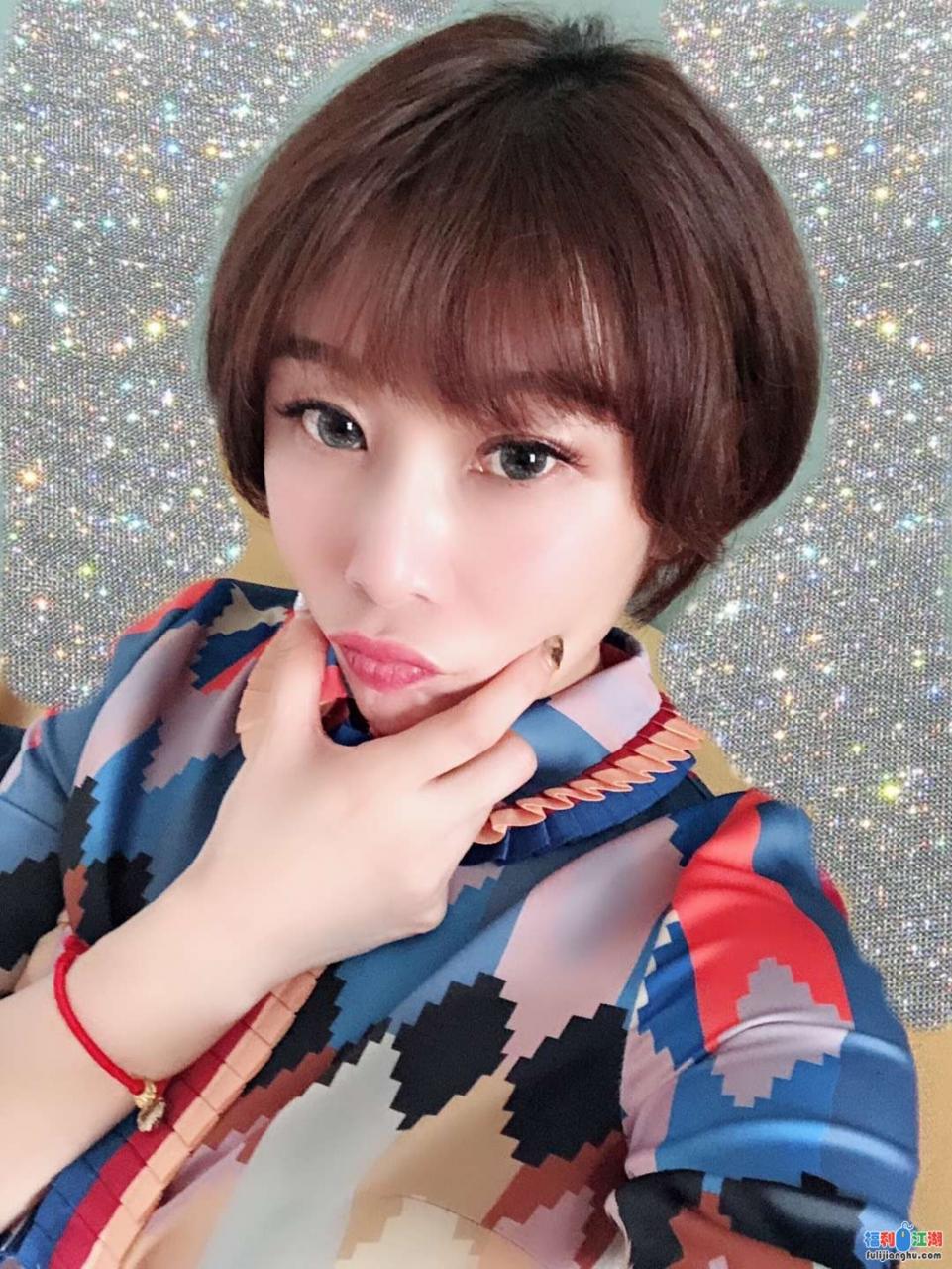 人味十足短发气质美少妇离异带孩与有钱大神啪啪自拍酒店办公室都是战场[10V5.5G度盘] – 老司机