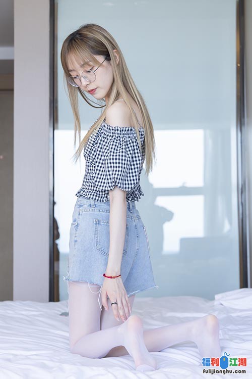 袜啵啵-234期 稚予-板鞋、白丝[150P+1V／5.82G百度网盘] – 老司机